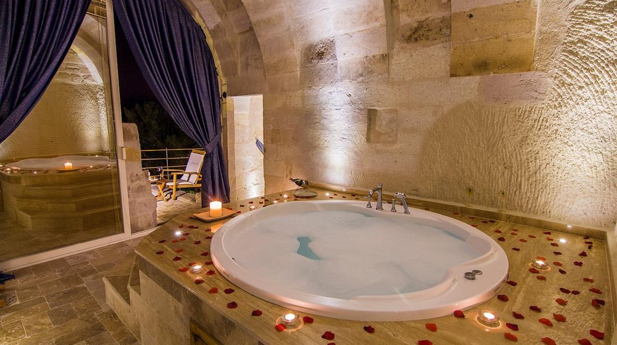 Azure Cave Suites | Cyplon Holidays